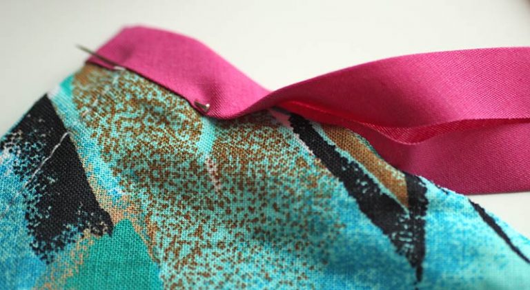 Visible Bias Binding Tutorial (Using Bias Tape) - The Creative Curator